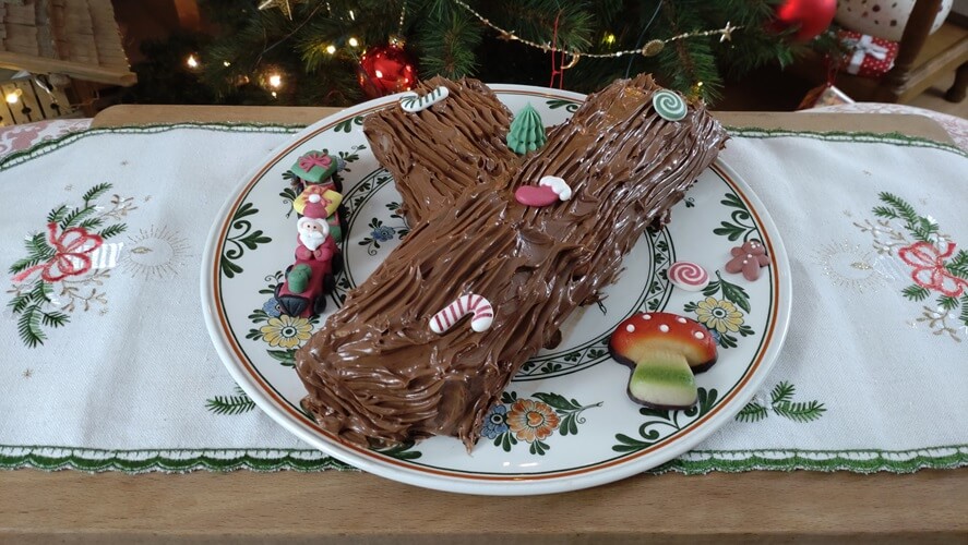 REZEPT Baumstamm Kuchen (Bûche de Noël) | Historische Romane und Rezepte